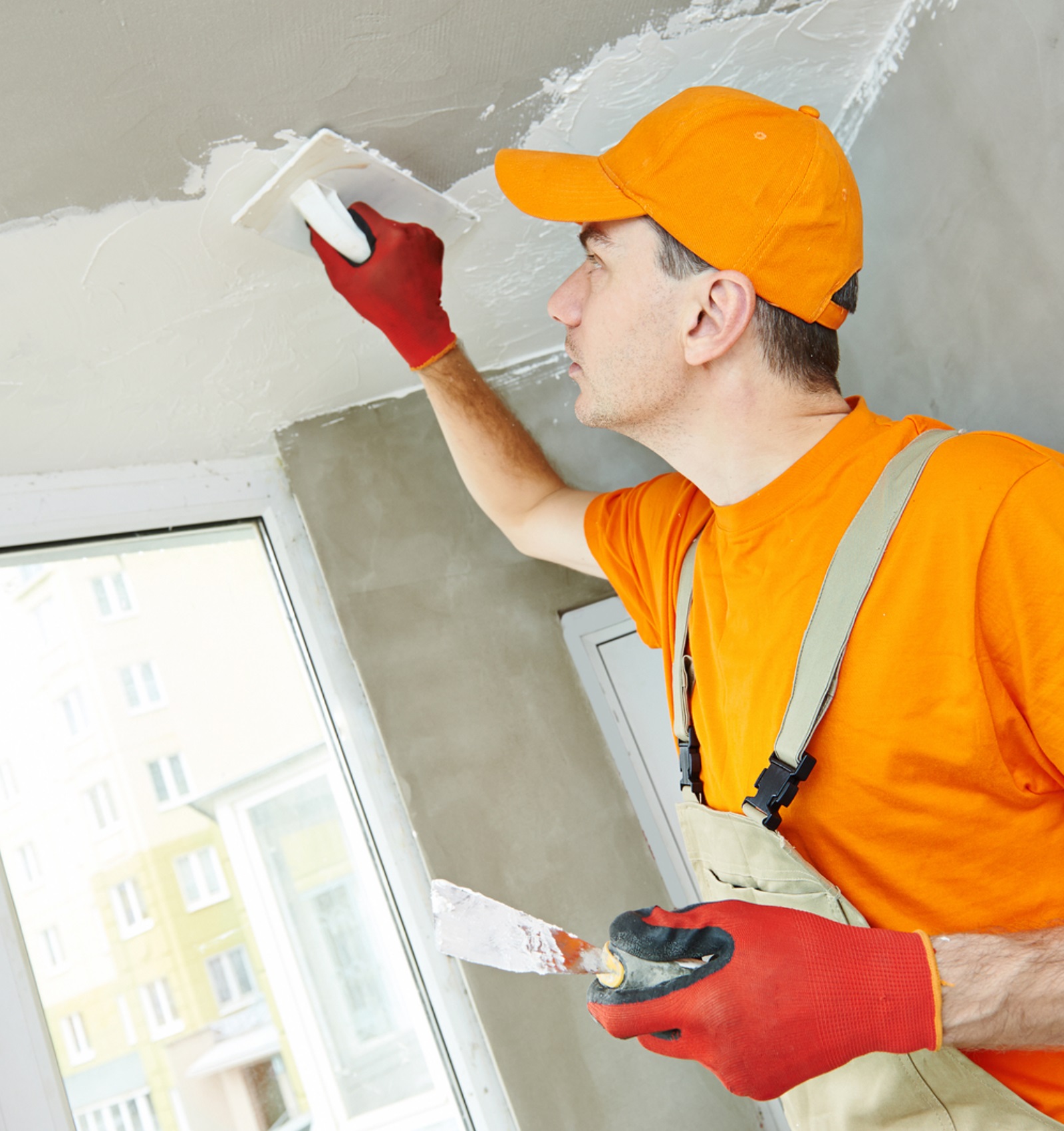 WHAT YOU NEED TO KNOW WHEN HIRING A PLASTERER